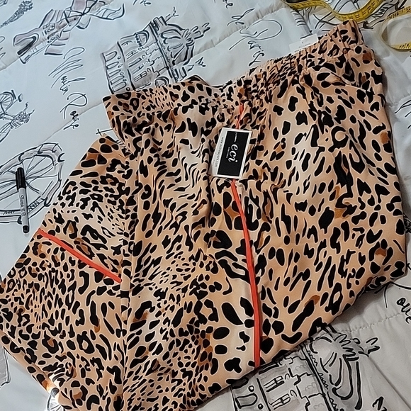ECI | Pants & Jumpsuits | Eci Animal Print Wide Leg Capri Xl | Poshmark